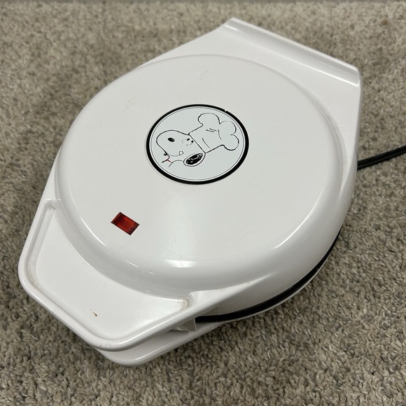 Kitchen | Vintage Salton Snoopy Waffle Maker Wm2 White Tested Working ...